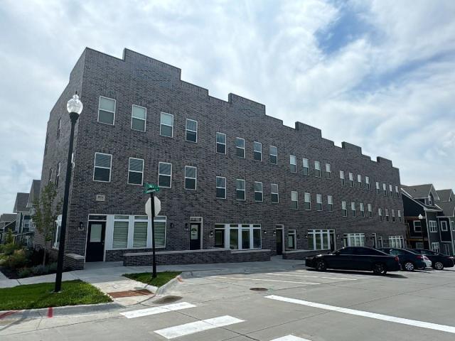 2 BR, 2 BA Apartment 13178 Lincoln Rd Unit 101 Unit 10218 S 130th Street Unit 201 B1960 Multi Level w/Lakeview, Office Nook and Flex Space N3, La Vista, NE 68128