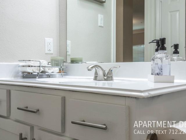 2 BR, 2 BA Apartment 13228 Champions Centre DrÂ, Houston, TX 77069