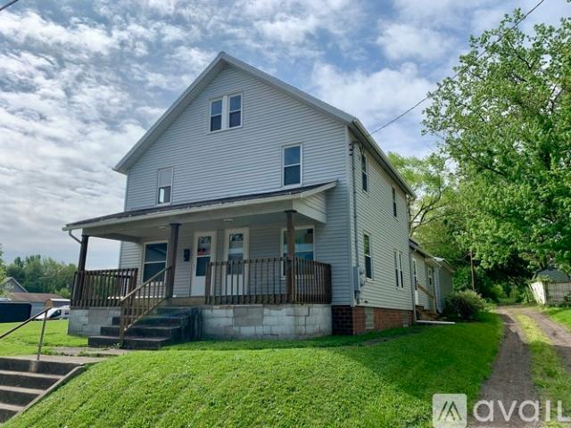 2 BR, 2 BA Apartment 1329 Auld St, Unit 1329, Alliance, OH 44601