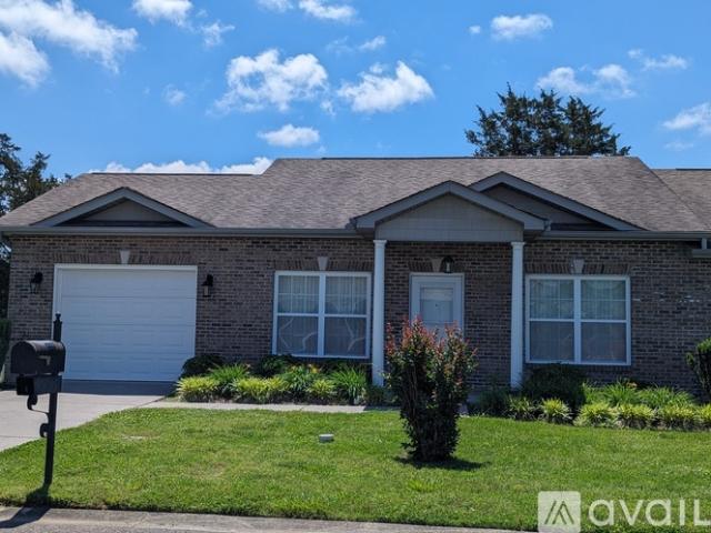 2 BR, 2 BA Apartment 132 Judson Wy, Lenoir City, TN 37771