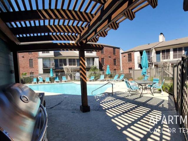 2 BR, 2 BA Apartment 132 Seton Lake DrÂ, Houston, TX 77086