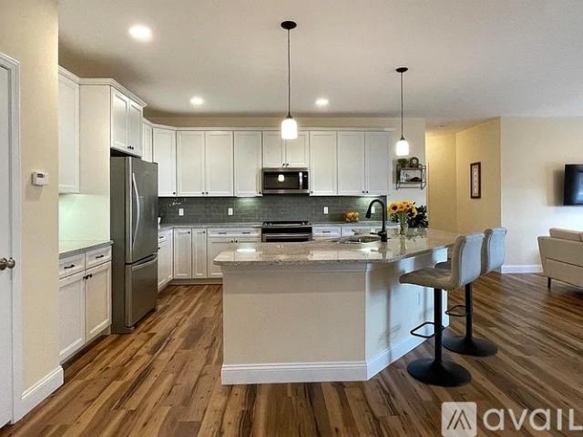 2 BR, 2 BA Apartment 132 Stillwater Lane, Unit 5, Williston, VT 05495