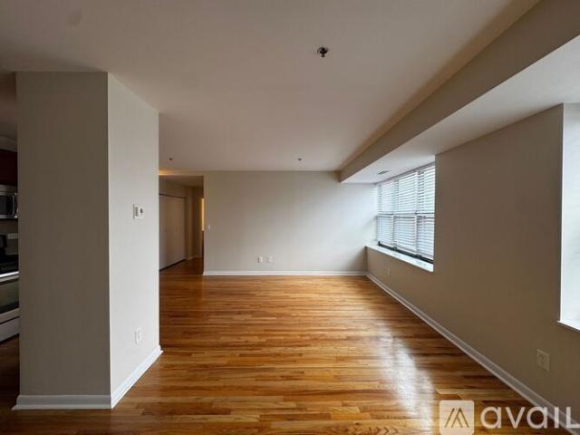 2 BR, 2 BA Apartment 1337 W Fargo Ave, Unit 601, Chicago, IL 60626