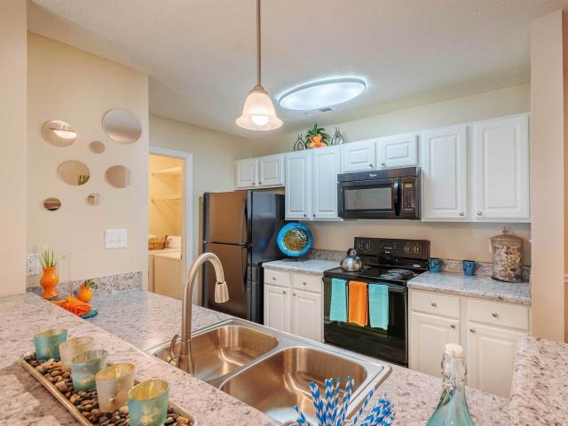 2 BR, 2 BA Apartment 1338 Adams Farm Parkway Unit F, Greensboro, NC 27407