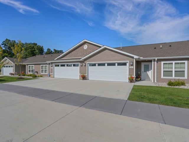 2 BR, 2 BA Apartment 1339 Beale Circle Unit 1061H, Rochester, MI 48307