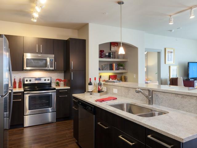 2 BR, 2 BA Apartment 1340 West Gray Street Unit 1 443, Houston, TX 77019