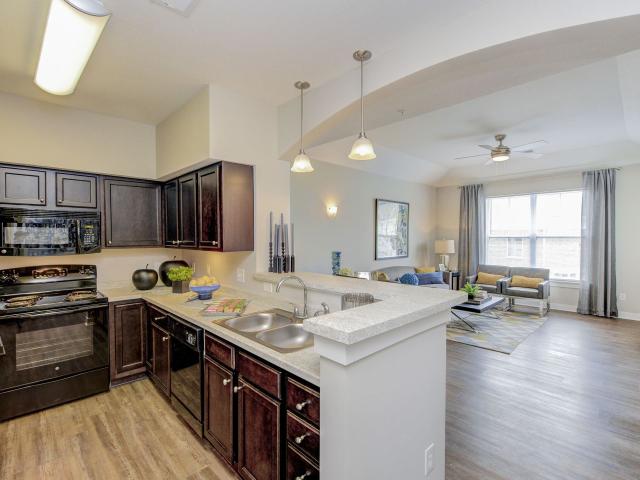 2 BR, 2 BA Apartment 13415 Highpointe Blvd Unit 5 05 101, Carmel, IN 46032