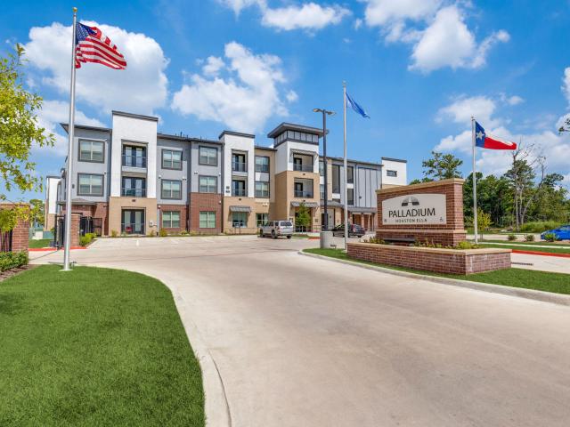 2 BR, 2 BA Apartment 13420 Ella Boulevard Unit 1109, Houston, TX 77067