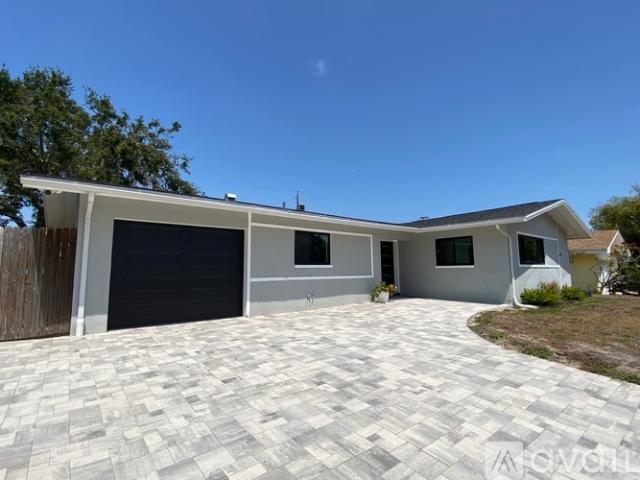 2 BR, 2 BA Apartment 1346 Hill Drive, Largo, FL 33770