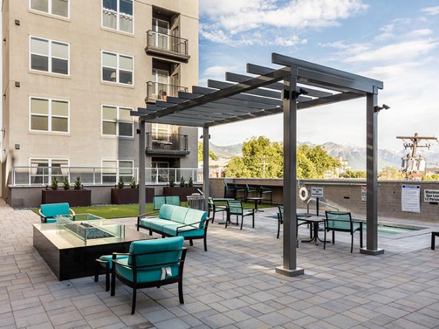 2 BR, 2 BA Apartment 134 South 400 East Unit 127, Salt Lake City, UT 84111