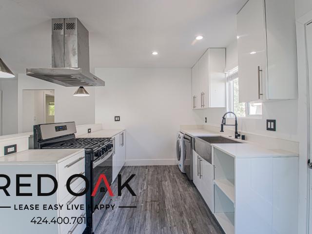2 BR, 2 BA Apartment 1350 North Fuller Avenue, Los Angeles, CA 90046