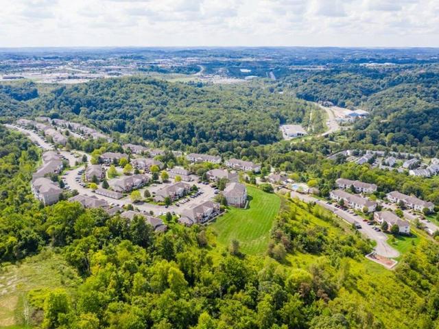 2 BR, 2 BA Apartment 1350 Ventana Drive Unit 2821, Coraopolis, PA 15108