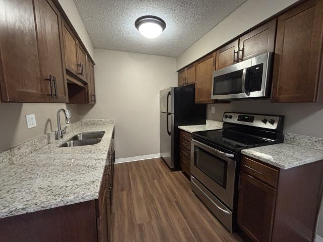 2 BR, 2 BA Apartment 135 Nathan Lane North Unit S338, Minneapolis, MN 55441