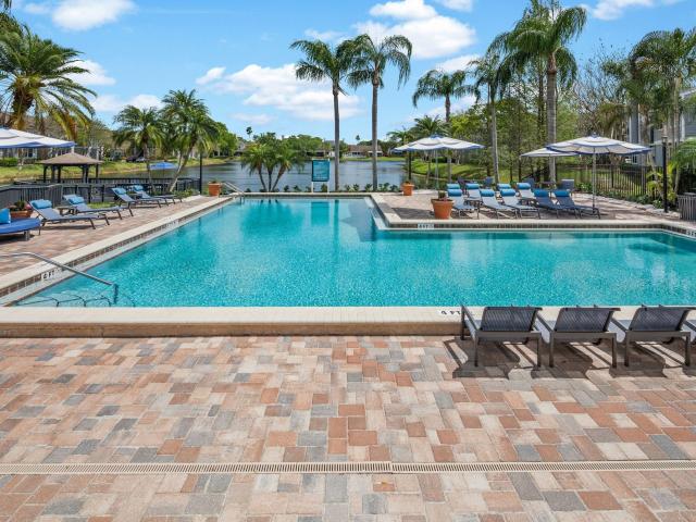 2 BR, 2 BA Apartment 13621 Feather Sound Circle East Unit 0312, Clearwater, FL 33762
