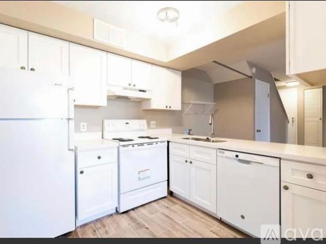 2 BR, 2 BA Apartment 13639 East Yale Avenue, Unit A, Aurora, CO 80014