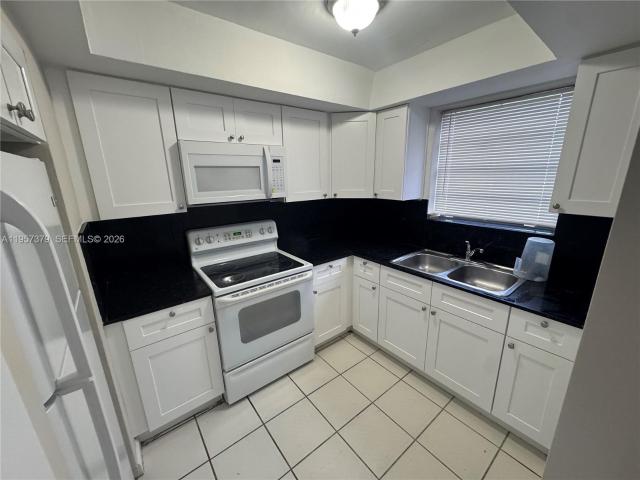 2 BR, 2 BA Apartment 1370 Northeast 119th Street, Miami, FL 33161