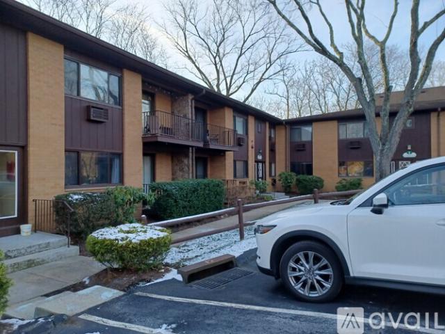 2 BR, 2 BA Apartment 1 West Lawrence Park Drive, Unit 12, Piermont, NY 10968