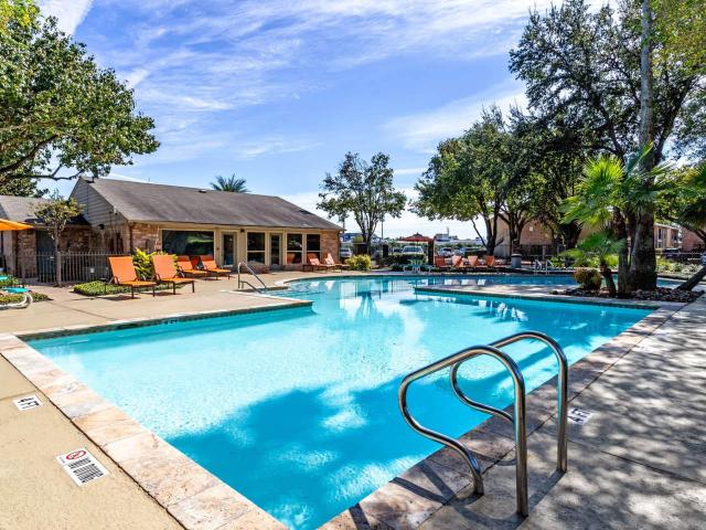2 BR, 2 BA Apartment 2401 W Sam Houston Pkwy N Unit 0213, Houston, TX 77043
