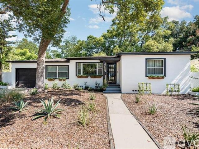 2 BR, 2 BA Apartment 2403 Illinois St, Orlando, FL 32803