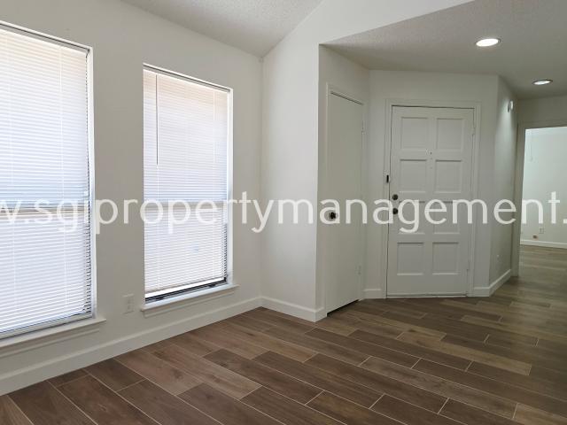 2 BR, 2 BA Apartment 2408 Centaurus Dr, Garland, TX 75044