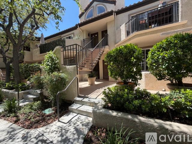 2 BR, 2 BA Apartment 24111 Del Monte Dr, Unit 3, Santa Clarita, CA 91355