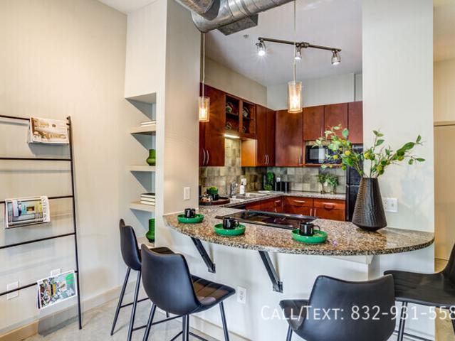 2 BR, 2 BA Apartment 2411 Dixie Dr, Houston, TX 77021