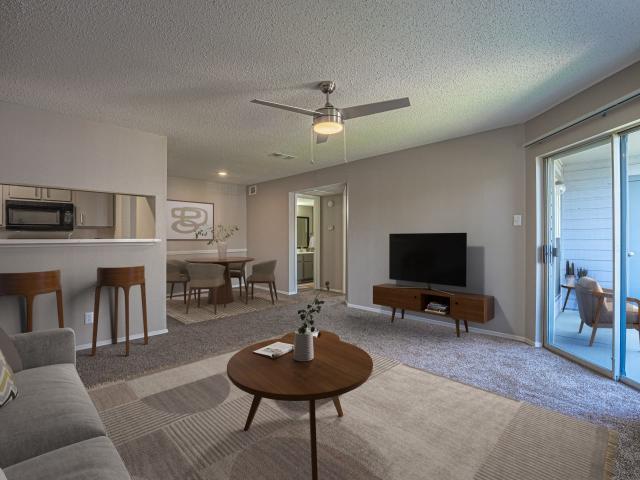 2 BR, 2 BA Apartment 2411 S I 35E Unit 1927, Denton, TX 76210