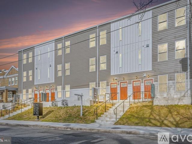 2 BR, 2 BA Apartment 2418 Lenfant Square SE, Unit Unit 8, Washington, DC 20020