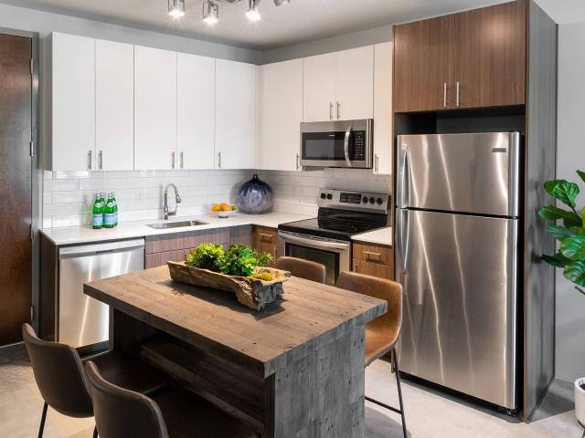 2 BR, 2 BA Apartment 2424 Tulane Avenue Unit 629, New Orleans, LA 70119