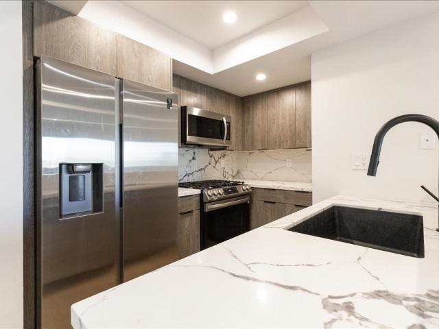 2 BR, 2 BA Apartment 2433 Barry Ave Los Angeles, CA 90064