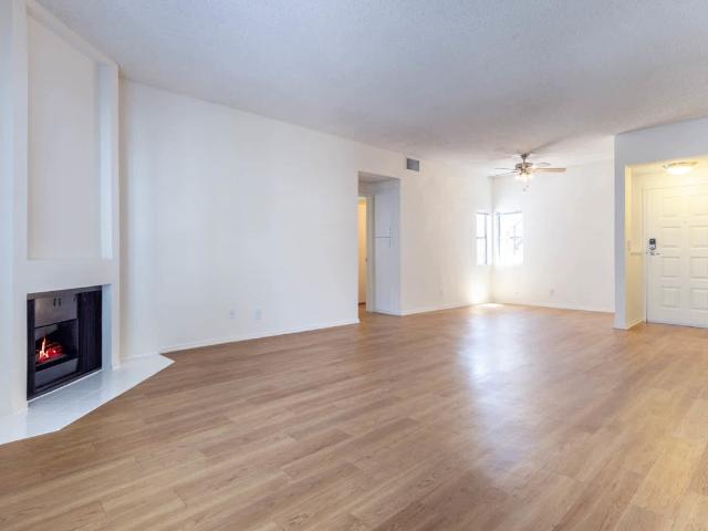 2 BR, 2 BA Apartment 24452 Valencia Boulevard Unit 8215, Valencia, CA 91355