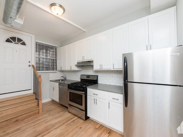 2 BR, 2 BA Apartment 2455 West Logan Bouleavard, Chicago, IL 60647