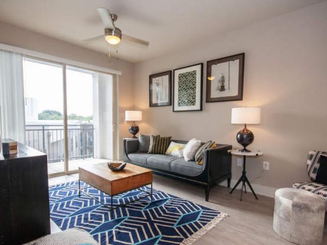 2 BR, 2 BA Apartment 245 E Trinity Pl, Decatur, GA 30030