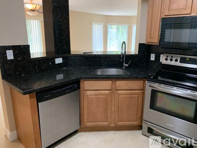 2 BR, 2 BA Apartment 2460 NW 33rd St, Unit 1701, Oakland Park, FL 33309