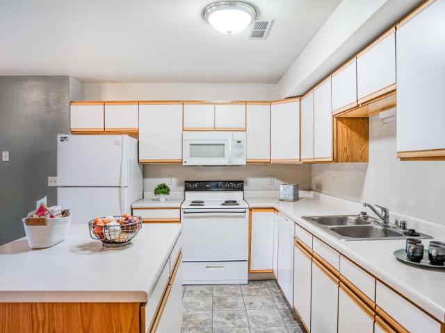 2 BR, 2 BA Apartment 2460 Village Ln Unit 2440 303, Billings, MT 59102