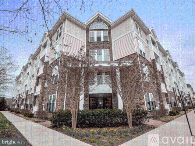 2 BR, 2 BA Apartment 24701 Byrne Meadow Square, Unit 211, Aldie, VA 20105