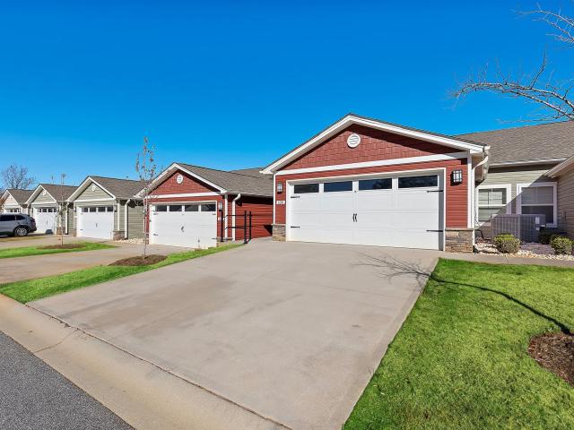 2 BR, 2 BA Apartment 24 Winteroak Lane Unit 80N, Greenville, SC 29607