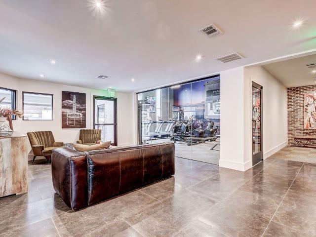 2 BR, 2 BA Apartment 2501 Oak Hill Cir Unit 2634, Fort Worth, TX 76109