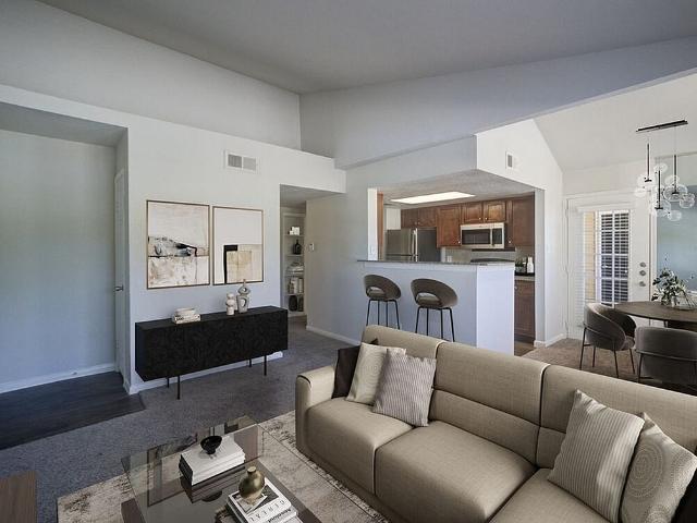2 BR, 2 BA Apartment 2525 Barry Rose Rd Unit 1010, Pearland, TX 77581
