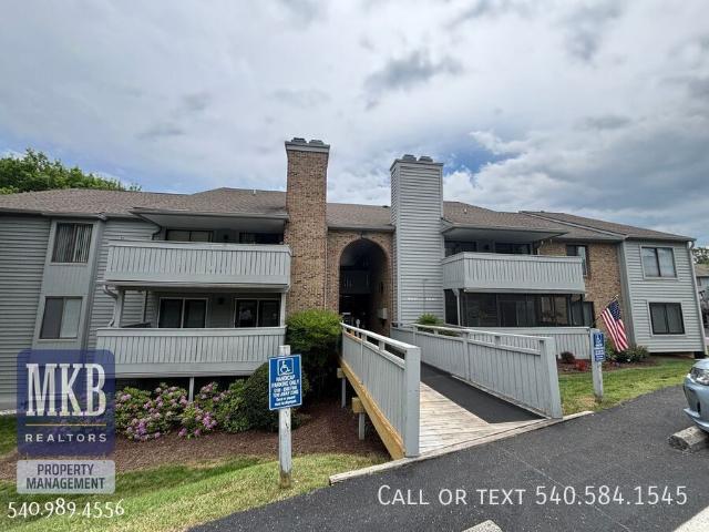 2 BR, 2 BA Apartment 2527 Gate House Lane, Salem, VA 24153