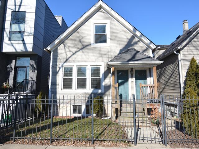 2 BR, 2 BA Apartment 2528 West Charleston St, Chicago, IL 60647