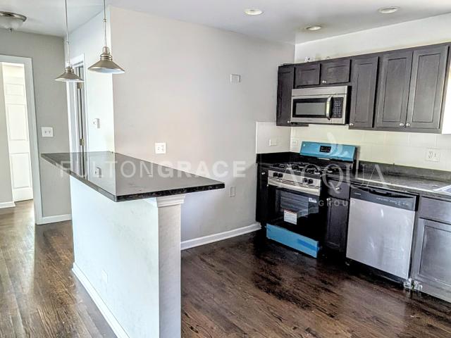 2 BR, 2 BA Apartment 2542 West Fitch Avenue, Chicago, IL 60645