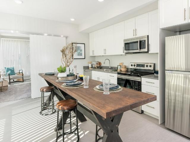 2 BR, 2 BA Apartment 255 9th Avenue Unit 316, Oakland, CA 94606