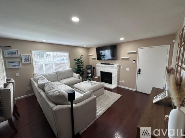2 BR, 2 BA Apartment 256 Riverview Way, Oceanside, CA 92057