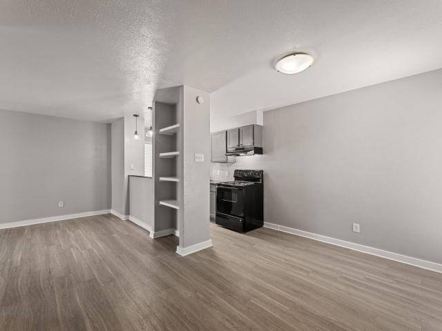 2 BR, 2 BA Apartment 2600 Arroyo Avenue Unit 1 212, Dallas, TX 75219