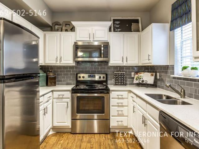 2 BR, 2 BA Apartment 2600 Lake Austin Blvd, Austin, TX 78703