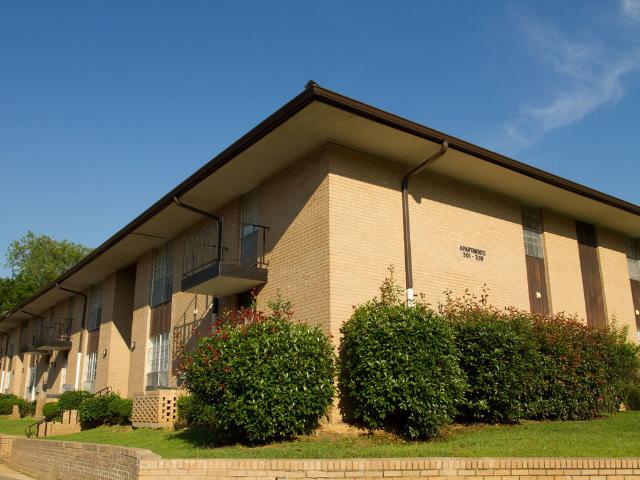 2 BR, 2 BA Apartment 2600 Westward Dr Unit 103, San Antonio, TX 78227