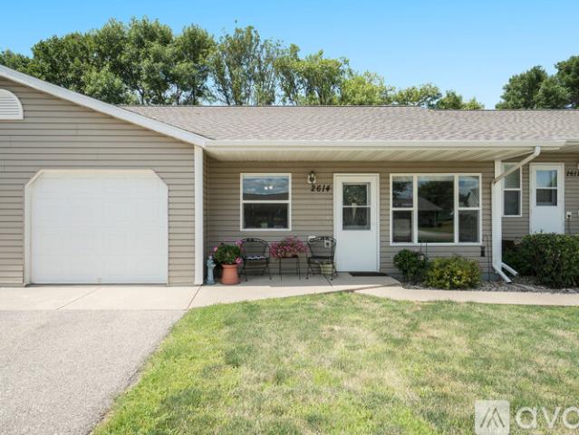 2 BR, 2 BA Apartment 2602 Poetters Cir, Unit 2602, Fairmont, MN 56031