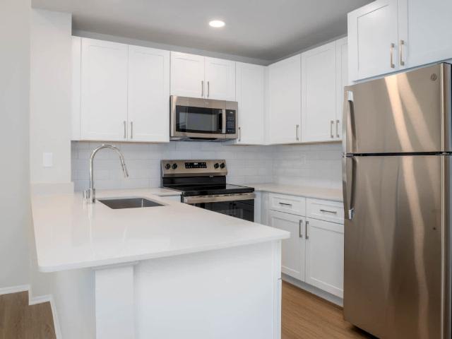 2 BR, 2 BA Apartment 26033 Moulton Parkway Unit 83, Aliso Viejo, CA 92656