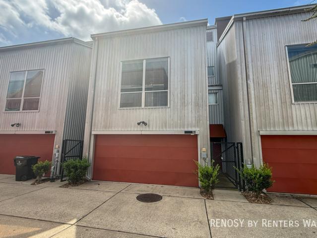 2 BR, 2 BA Apartment 2605 calumet St, Houston, TX 77004
